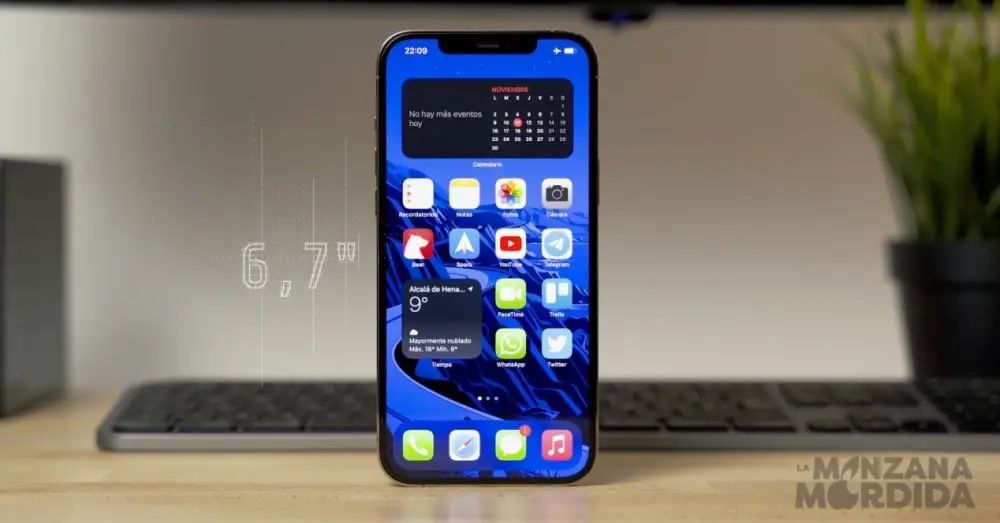 Best Screen on a Smartphone: iPhone 12 Pro Max, Why?