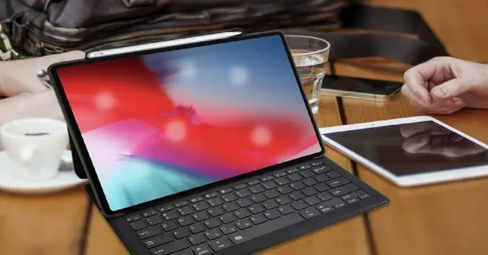 Smudge on the iPad Screen, Why Does It Happen?