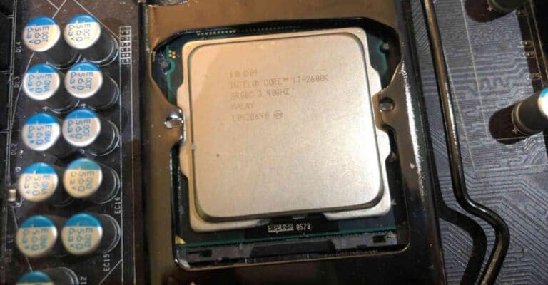 Encapsulado em CPUs, GPUs, RAM e Flash: Tipos e Usos