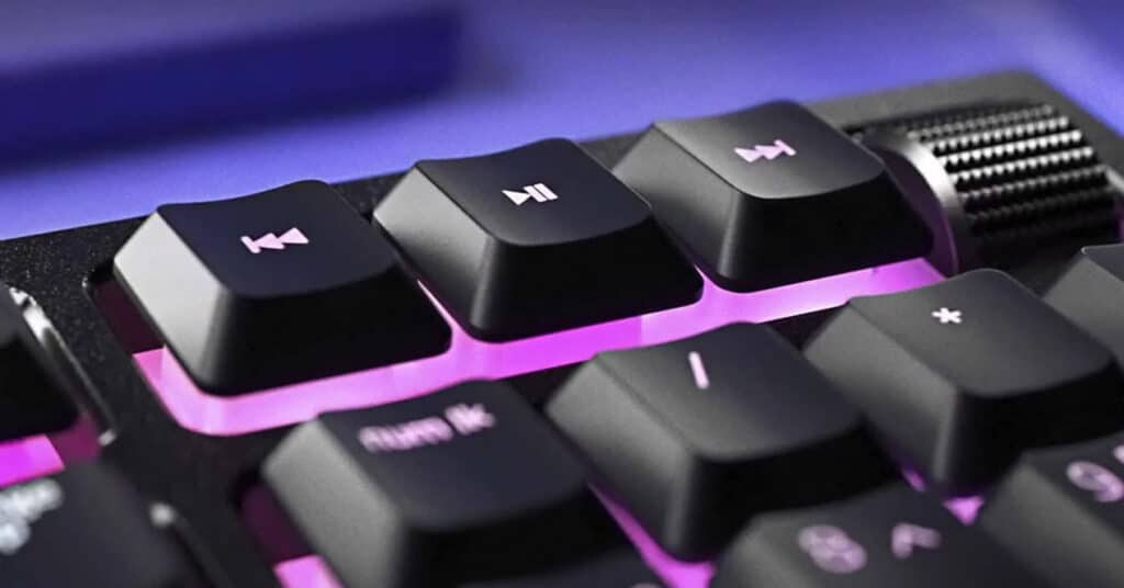Dimmable LED Keyboards Designed for Gaming | ITIGIC