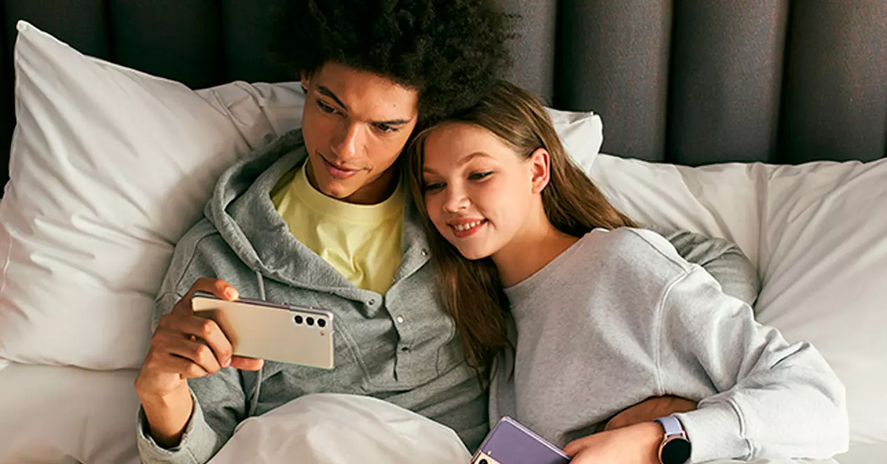 6 perfect mobiles to watch movies or series | ITIGIC